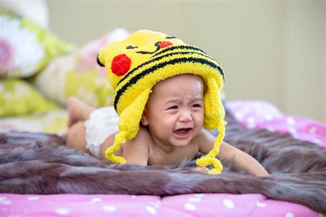 月子婴儿哭闹原因分析（月子宝宝总是惊醒大哭是怎么回事） 幼儿百科 魔术铺