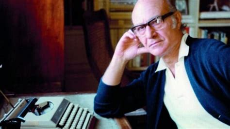 Μονόγραμμα Οδυσσέας Ελύτης Ένα από τα κορυφαία ερωτικά ποιήματα που γράφτηκαν ποτέ