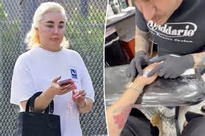Amanda Bynes Shows Off New Tattoo In Hollywood After Flaunting 30 Pound