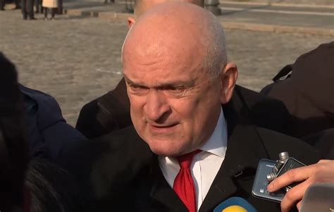 Главчев се избъзика с депутатите Надявам се че до великденската си ваканция ще приемат бюджета