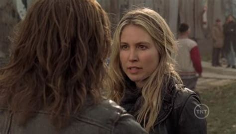 Sarah Carter Falling Skies Celebrities Movies And Games Sarah Carter