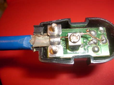 Купили телевизионную комнатную антенну Как подключить кабель антенны к сепаратору блока питания