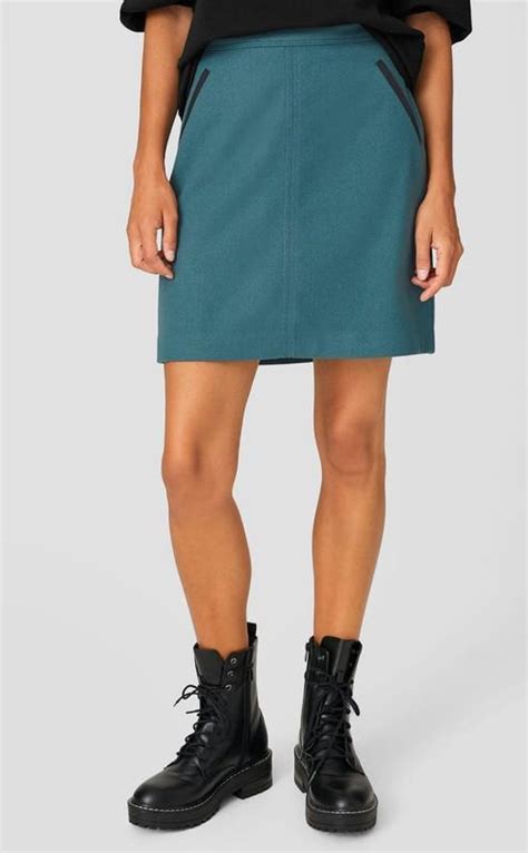 Брендова тепла спідниця Yessica Germany етикетка — ціна 278 грн у каталозі Міні спідниці Купити