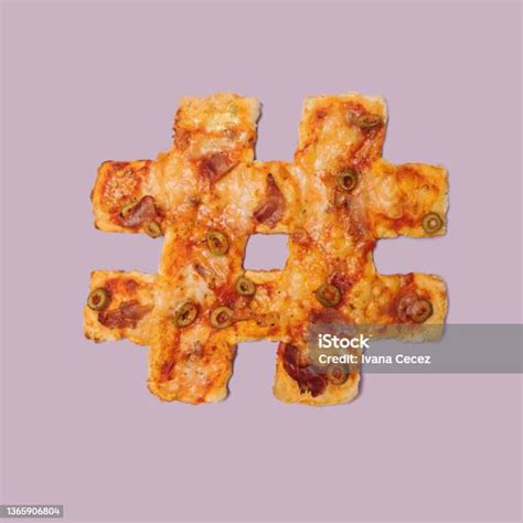 마이크로 블로깅 및 태그 지정 항목 최소한의 개념 매우 페리 배경에 대한 해시 태그 모양으로 만든 독특한 피자 플랫 레이 배열