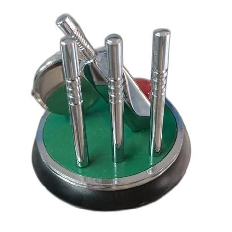 Black And Grey Plastic And Metal Analog Table Clock For Office At