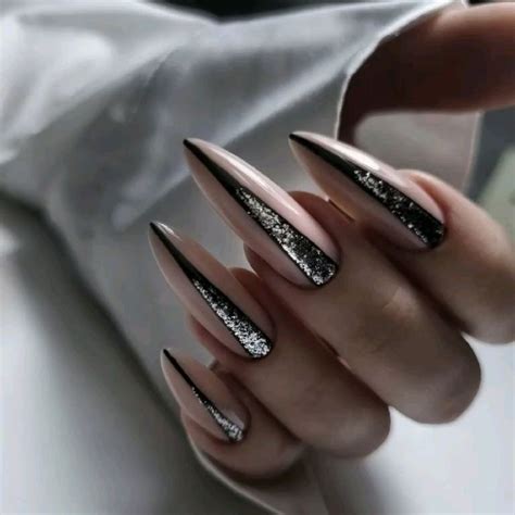 Маникюр в 2024 г Маникюр Сексуальные ногти Стильные ногти маникюр маникюр миндаль 698 в