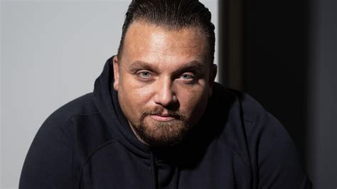 Menowin Fr Hlich Aus Entzugsklinik Abgef Hrt Dsds Star Ist Zur Ck Im Knast