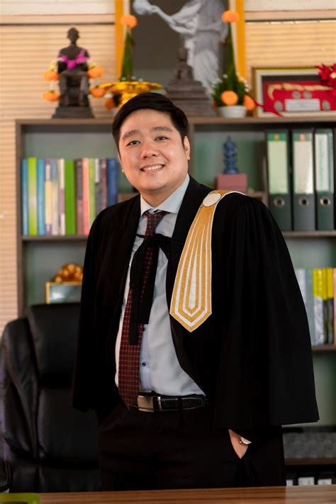 ทนายชัยวิวัฒณิ์ เนื่องในวันคล้ายวันเกิดของอาจารย์ ทนายนคร บุญชิต ขออาราธนาคุณพระรัตนตรัย สิ่ง