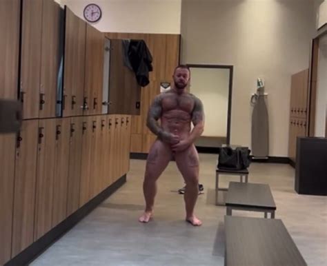 Hot Men Well Built Guy Video 7