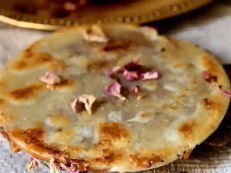 यंदा गणेशचतुर्थीला बनवा खुसखुशीत साटोऱ्या पारंपारिक व झटपट होणारी रेसिपी वाचा How To Make