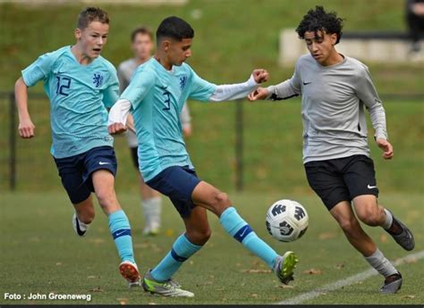 Marouane Bentaleb En Ghalil Bousnane Komen In Actie Tijdens Stagedag