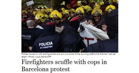Полицаи и пожарникари се бият в Барселона