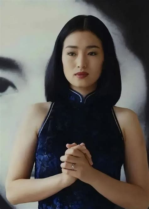 嫁70多歲法國老頭，甘願成為他第四任妻子，鞏俐到底在追求什麼？ 每日頭條