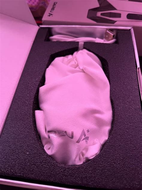 嘿嘿 给喜欢的女主播送的鼠标到了 她表示很喜欢 178