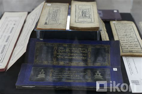 ФОТО “Монголчуудын Ганжууртай холбоотой ном бүтээлийн өв“ ҮЗЭСГЭЛЭН