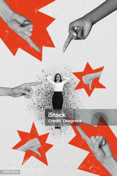 수직선 창조적 인 콜라주 그림 검정 흰색 필터 충격 놀람 화가난 젊은 여자 보류 머리 비난 학대 요소 팔 포인트 20 24세에 대한 스톡 사진 및 기타 이미지 Istock