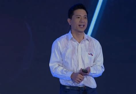 视频 百度ai开发者大会李彦宏被泼水