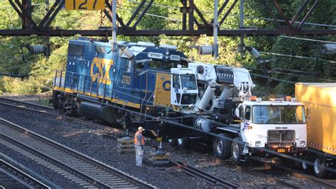 Csx Locomotive Derails In Mamaroneck