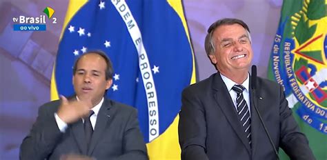 Fake News Faz Parte Da Nossa Vida Defende Presidente Bolsonaro