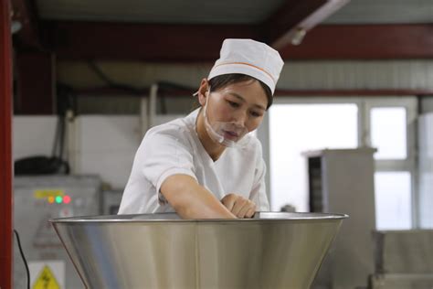 Монгол Улсын Ерөнхийлөгчийн Үйлдвэр үйлчилгээний бодлогын зөвлөх Ч Даваабаяр Ерөнхийлөгчийн