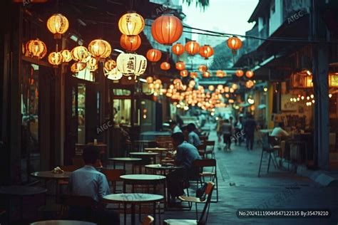 Ai创作图食街夜景图片素材下载 美食街夜景红灯笼 灯笼街道 食街夜景 亚洲美食街 灯笼街 会安小镇 岘港会安古镇 古城夜生活 灯笼街区 古镇夜市 祈福食街 夜晚美食街游客 灯笼文化夜市 会安