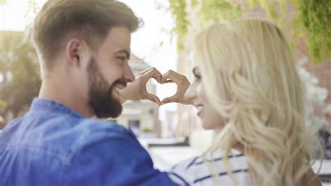 Sex Og Samlivsbrevkassen Forelsket I Min Venindes Bror Ude Og Hjemme