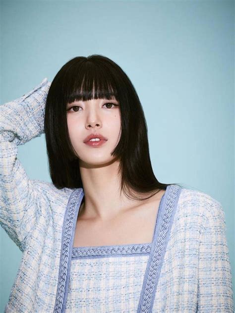 Pancarkan Kecantikan Bak Boneka Hidup Simak Potret Terbaru Bae Suzy