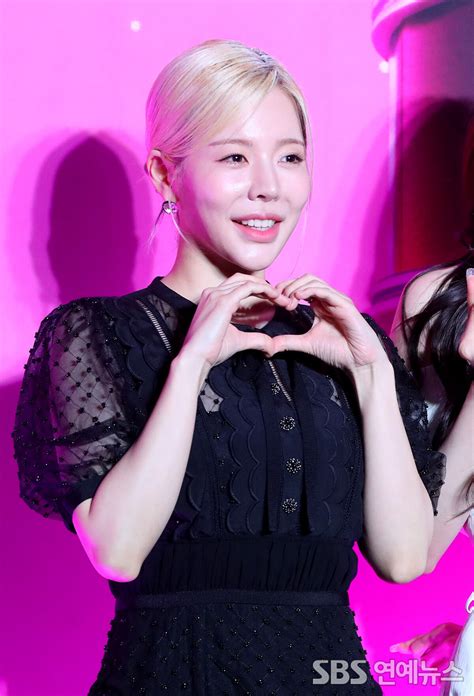 E포토 소녀시대 써니 애교 넘치는 귀여운 미소