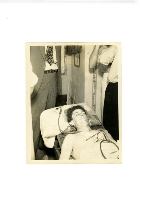 Lot Bonnie And Clyde Death Photos And Period Wanted Poster