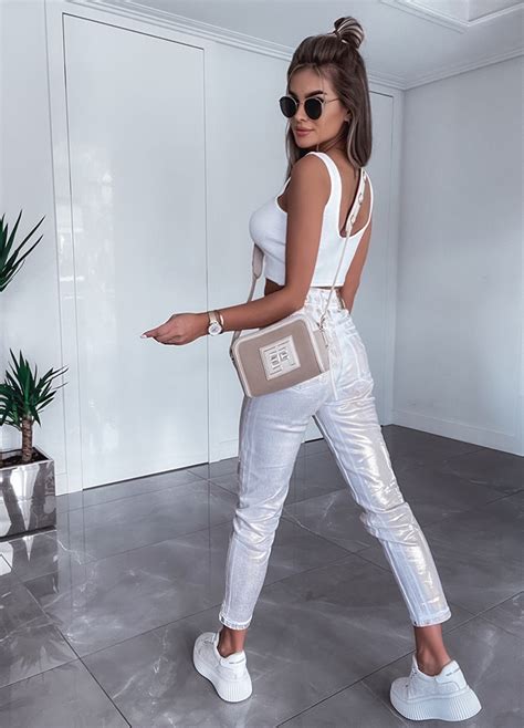 METALICZNE JEANSY SLIM WHITE Sklep online z damską odzieżą Pauzza