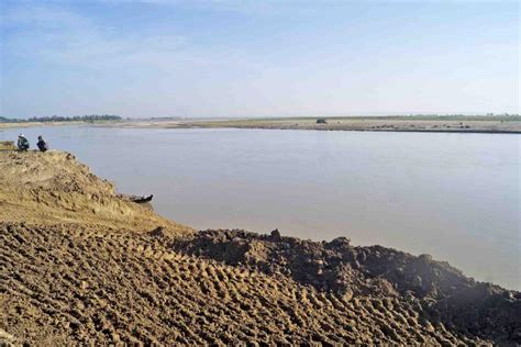 မင်းဘူး စကု မြို့နယ် ထုံးမကြီးကျေးရွာတွင် ဧရာဝတီမြစ်ရေတိုက်စားမှုကြောင့် ကမ်းပြိုကျမှုများ မဖြစ