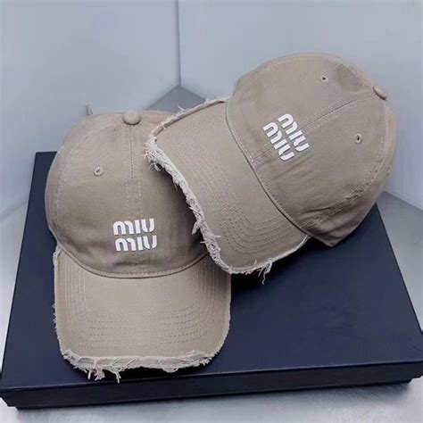 Бейсболка Miu Miu Miu Miu купить с доставкой по выгодным ценам в интернет магазине Ozon