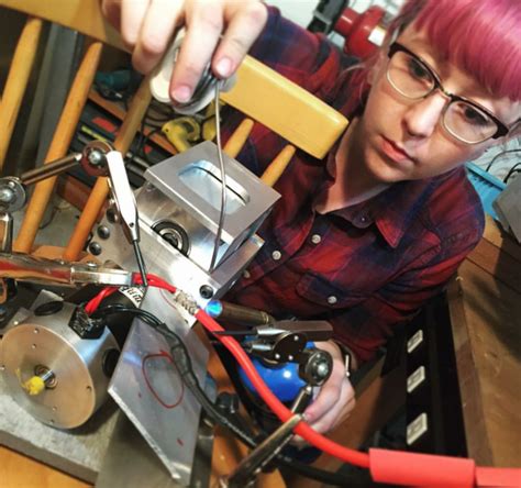 Lisa Winter Battlebots Sapjeposters