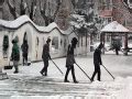 吉林长春降大雪 道路难行市民清雪忙 图片频道