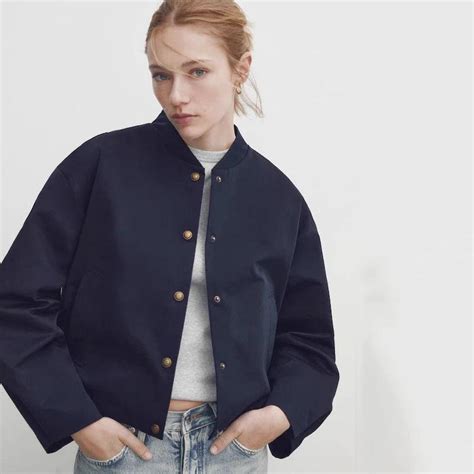 Куртка Massimo Dutti куртка Zara пуховик Zara Cos вітровка тренч — ціна 3100 грн у каталозі