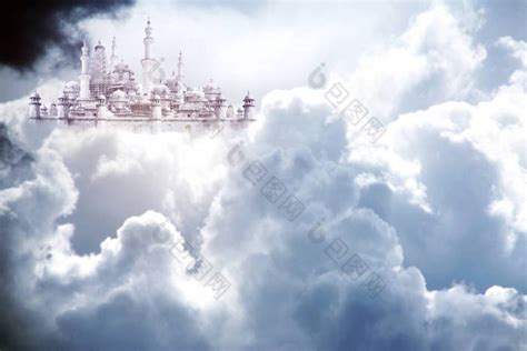 在美丽的天空中有暴风雨的积雨云的一个神话图片 包图网企业站