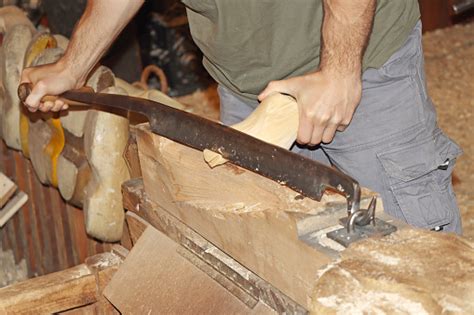 나막신의 만들기 나무 전통 신발을 만드는 전통적인 네덜란드 공예 고풍스런에 대한 스톡 사진 및 기타 이미지 고풍스런 공예 관광 Istock