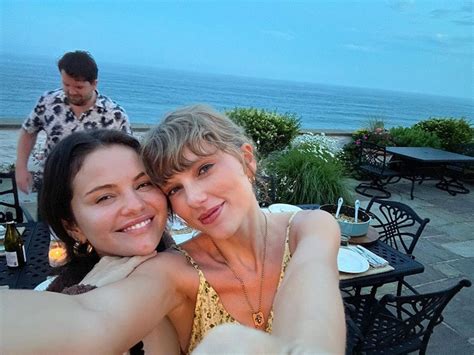 Photos From Taylor Swift And Selena Gomezs Cutest Bff Pics
