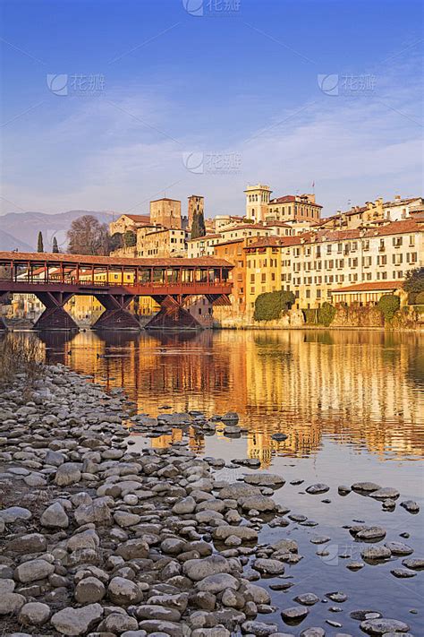 格拉帕底部的维奇奥桥