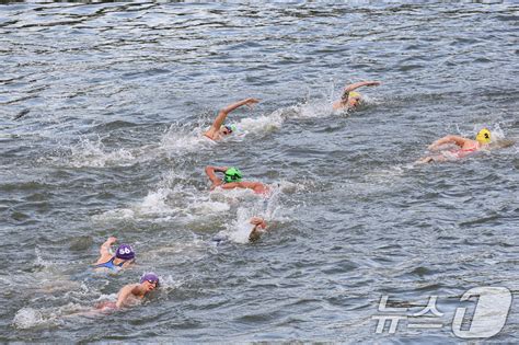 트라이애슬론 출선 선수들 최선을 다한다