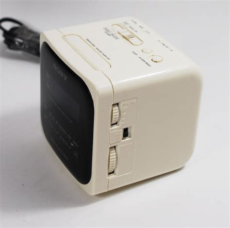 Vintage Sony White Cube Clock Radio Digicube Icf C120 Free