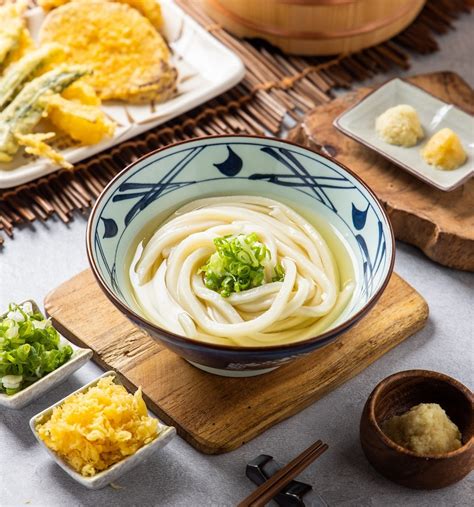 【全台】馬來貘登上富士山！ 丸龜製麵「馬來貘集點」25元就能換購 補班日還爽吃「10元烏龍麵」 Foody 吃貨