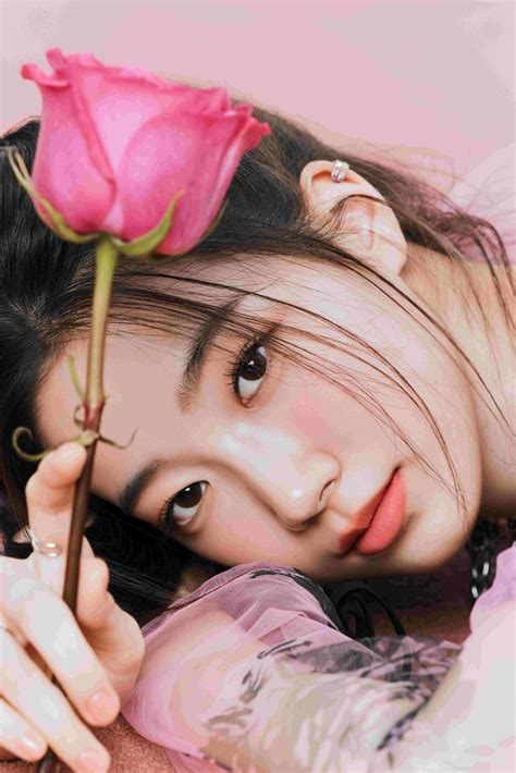 르세라핌 카즈하 뷰티 모델 발탁 거침없는 대세 행보 전자신문