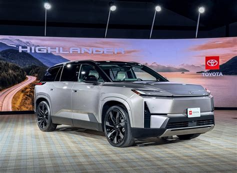 2027 Toyota Highlander First Look Electric Bigger And More Luxurious