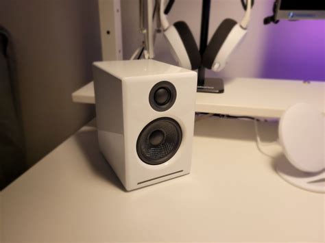 스피커 설치 후 데스크 셋업입니다 데스크셋업 퀘이사존