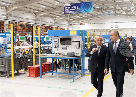 Президентът Румен Радев участва в откриването на нов завод на „Теклас България“ във Враца Утро