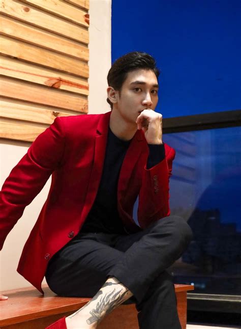 ပရိသတ်တွေအရမ်းကို စိတ်ဝင်စားနေသော သူ့ရဲ့ချစ်သူကောင်မလေးကိုချပြလိုက်တဲ့ ပိုင်တံခွန်ရဲ့ ဗီဒီယိုလေး