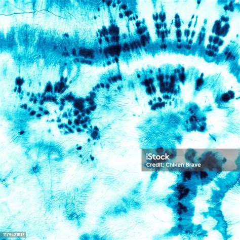 청록색 수채화 그림 넥타이 염료 더러운 드립 염색 지저분한 질감 청록색 장식 간단한 Blobs 패션 섬유 수채화입니다 청록색 예술적인 브러시 텍스처 개념에 대한 스톡 벡터