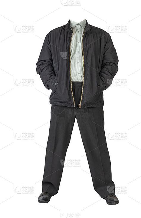 男性夹克，衬衫，黑色裤子和黑色皮靴孤立在白色背景。男人的秋天的衣服