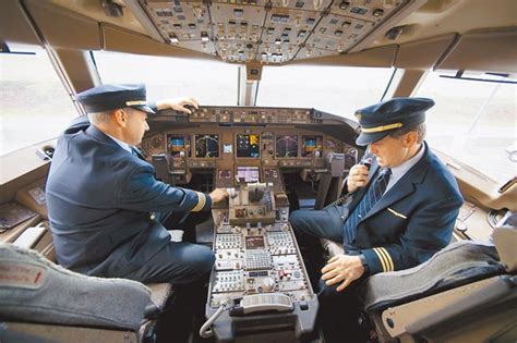 紐西蘭機師染疫未戴罩 同機艙日籍機師也中鏢！首起航空器群聚 女機師遭同事感染 生活新聞 中國時報